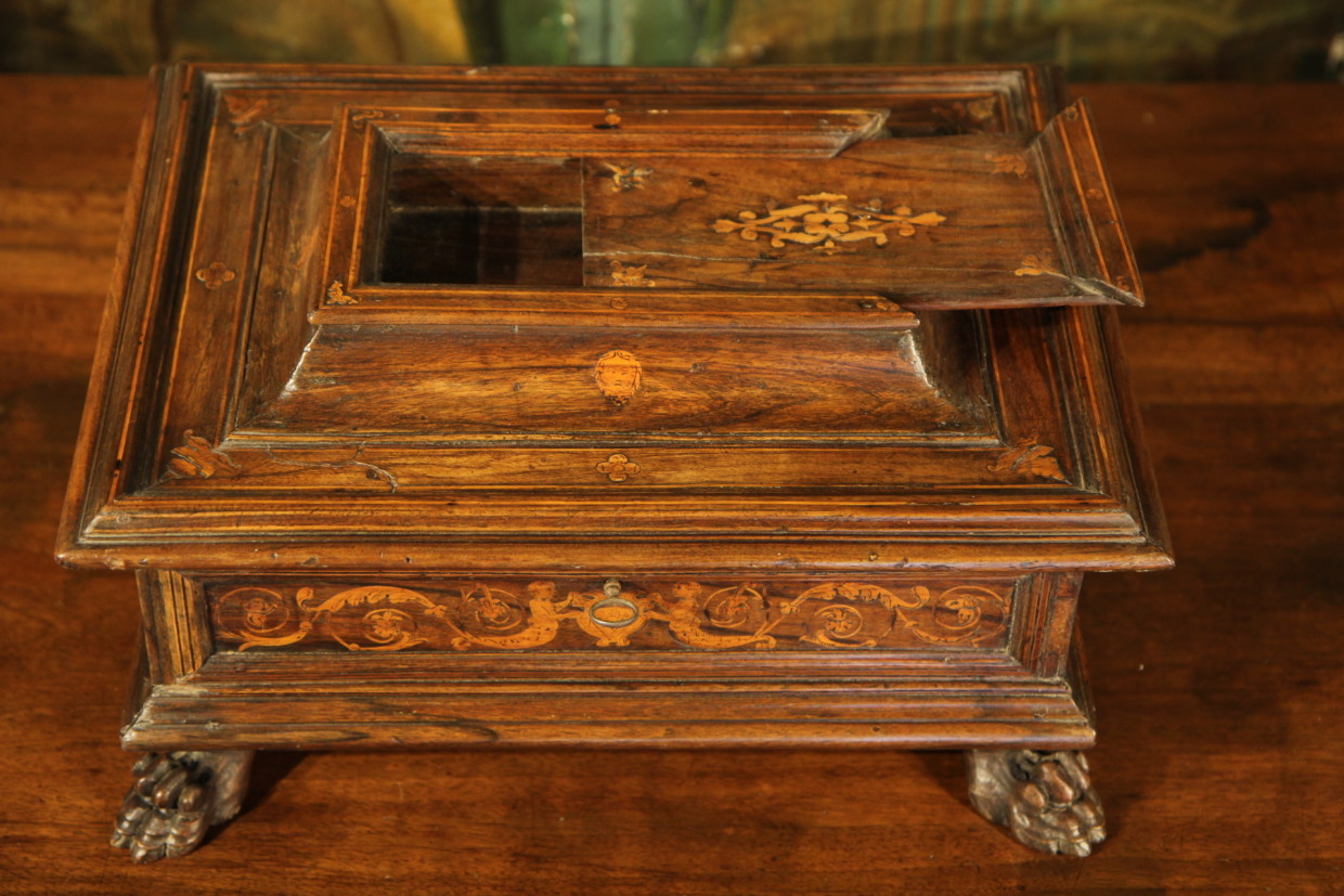 Coffret de mariage Renaissance dit « Cassone ». Epoque XVI°.